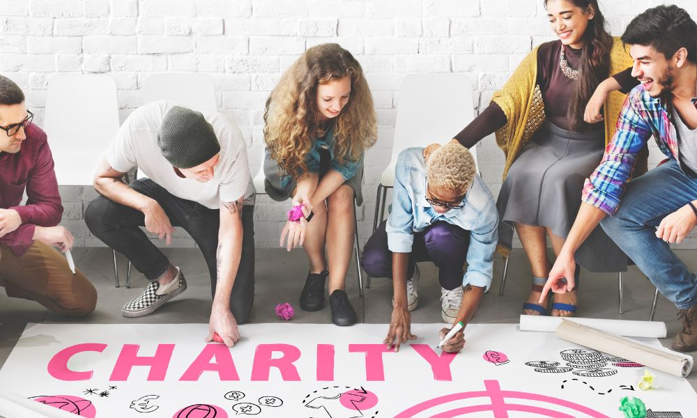 4 Ways To Get Alumni Involved in Your Fundraiser - Vertical Raise